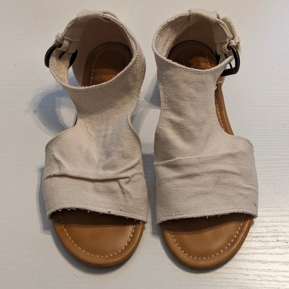 True Craft | Shoes | True Craft Canvas Sandals Size 95 | Poshmark